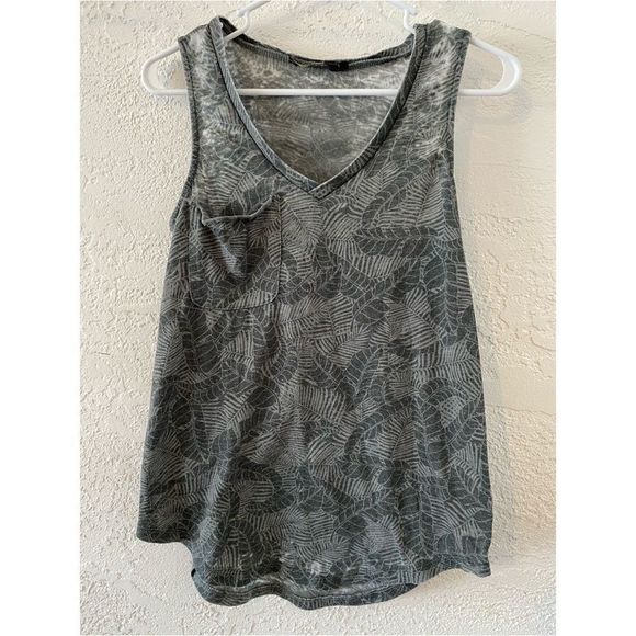 peyton jensen | Tops | Peyton Jensen Palm Leaf Tank S | Poshmark